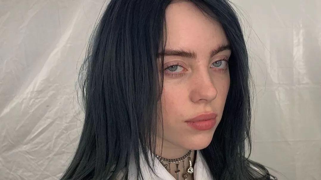 美研所|乐坛小怪物Billie Eilish，听她唱歌前先来品品她的妆容造型