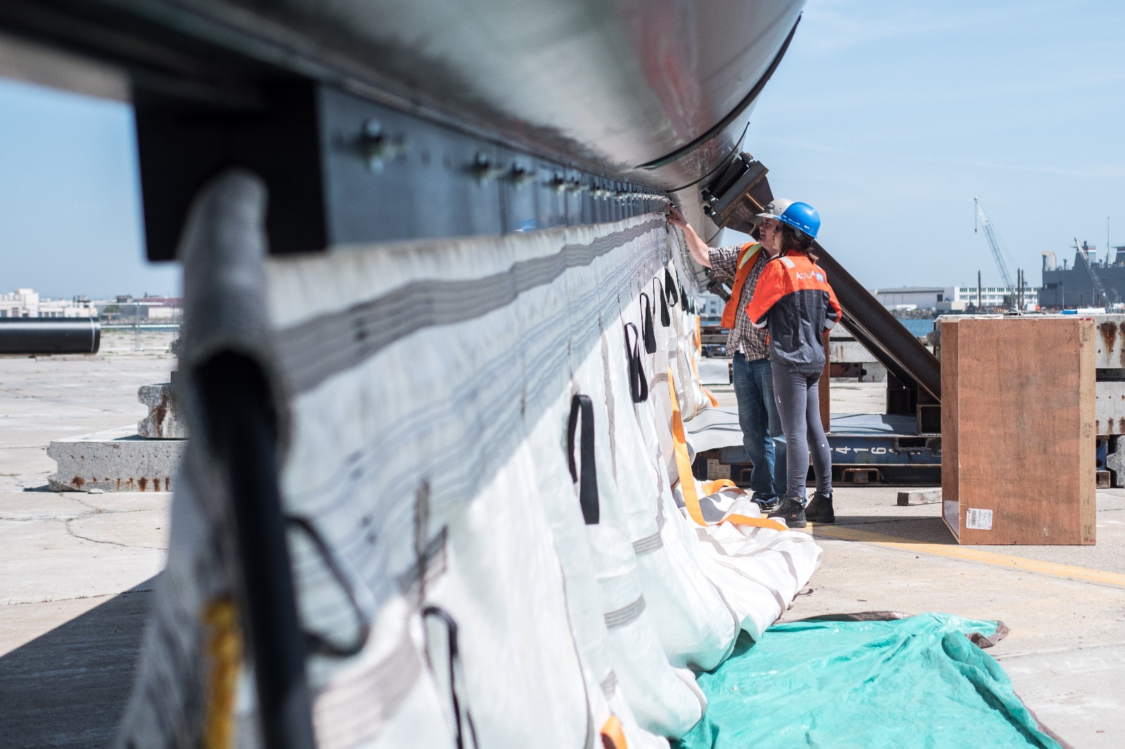 为了清除大太平洋垃圾带,荷兰"海洋清道夫"下水